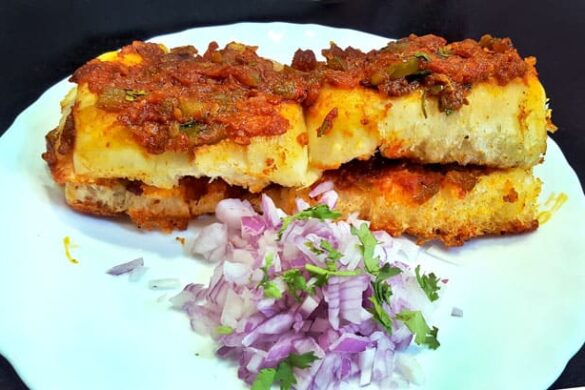 Sindhi Breakfast Dal Pakwan | Madhura's Recipe