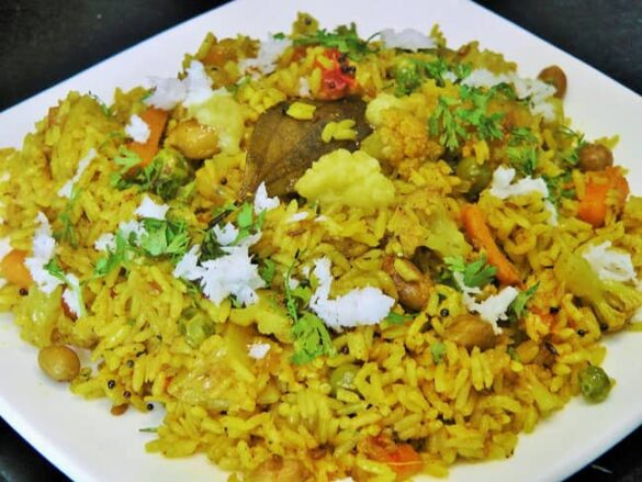 Masale Bhat - Marathi Recipe | Madhura's Recipe