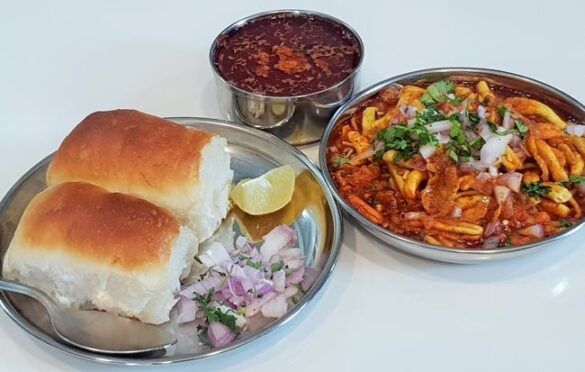 Puneri Misal - Marathi Recipe | Madhura's Recipe