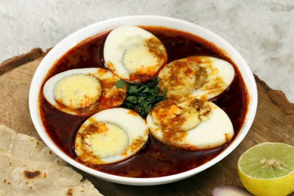 Anda Curry - Hindi Recipe | Madhura's Recipe