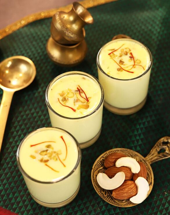Masala Dudh for 10 People | Madhura's Recipe