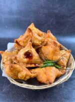 Crunchy and Crispy Samosa | Madhura's Recipe